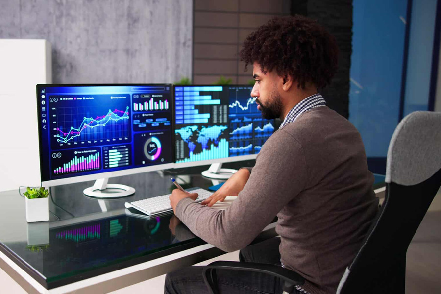 The Difference in Programming Used in Data Analytics vs Data Science